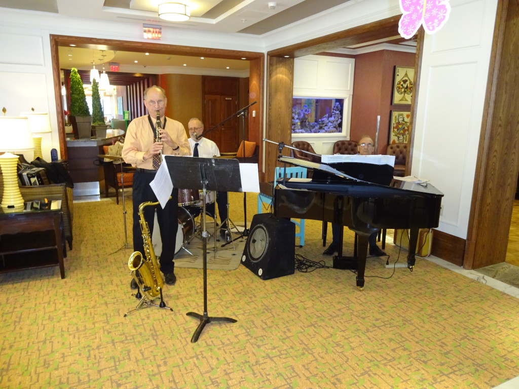 DSC00493 - Pearl and Pine